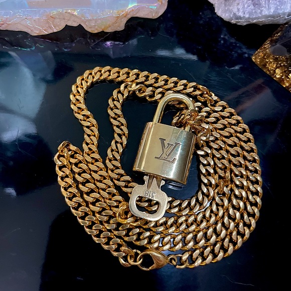 Louis Vuitton | Accessories | Auth Gold Lv Lock Key Necklaces W High ...